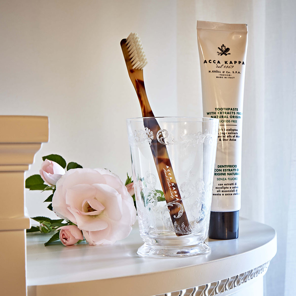 ACCA KAPPA Historical Black & White Toothbrush